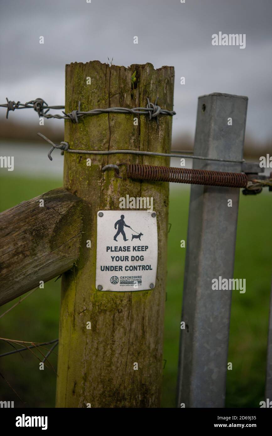 Please keep your dogs under control hi-res stock photography and images ...