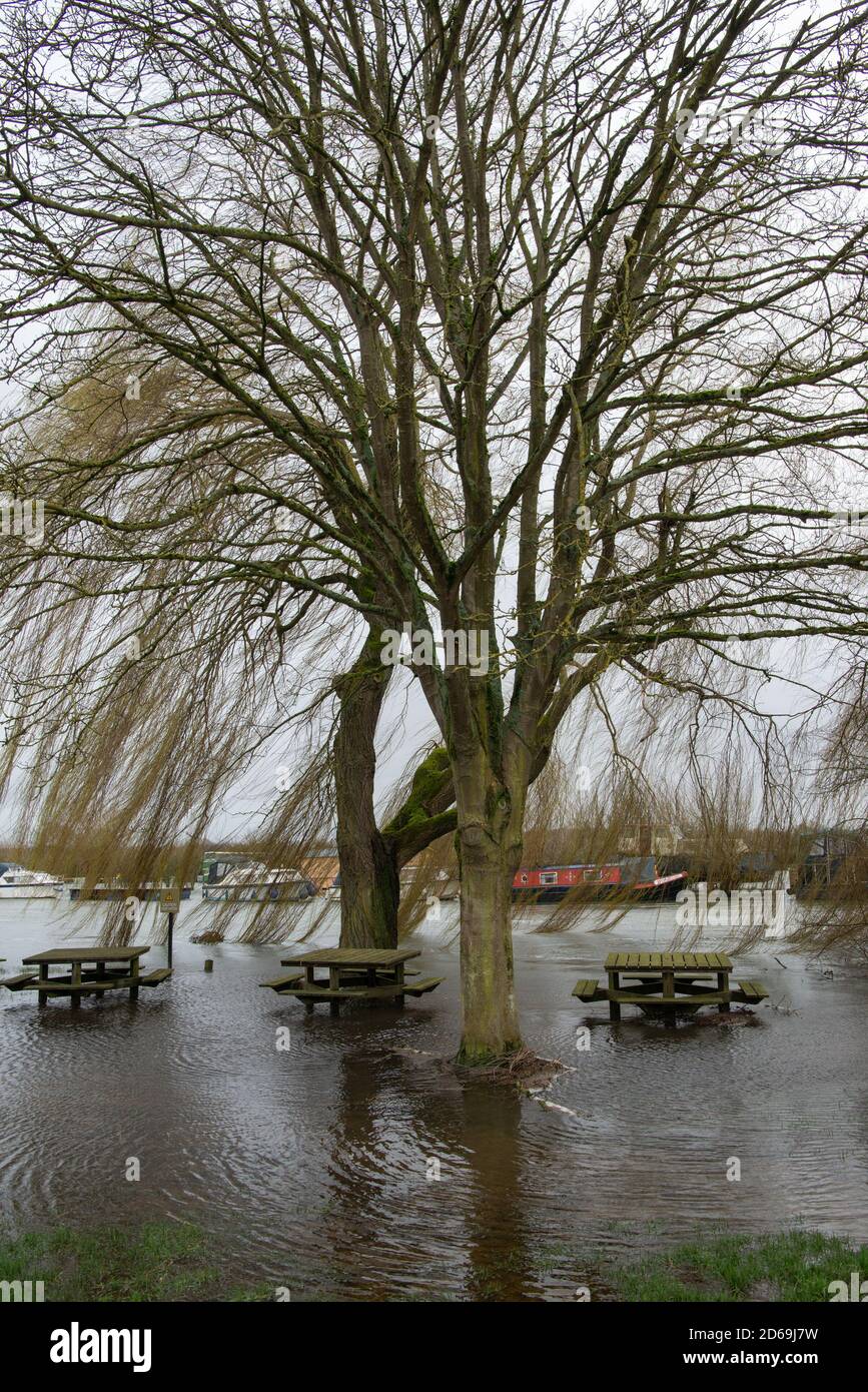 The maybush oxfordshire hi-res stock photography and images - Alamy