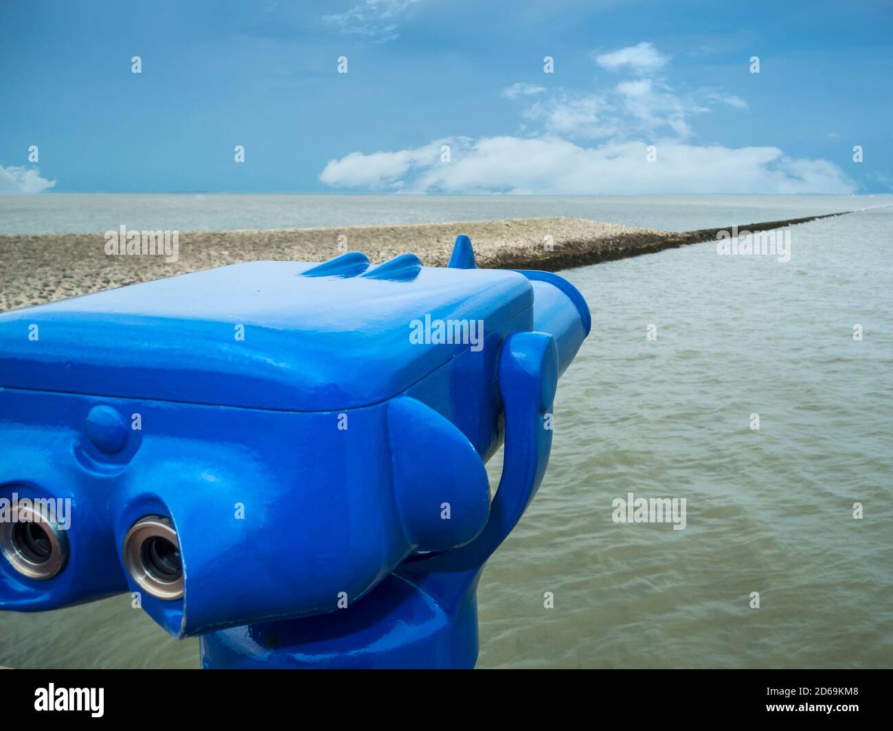 Stereo telescope hi-res stock photography and images - Alamy