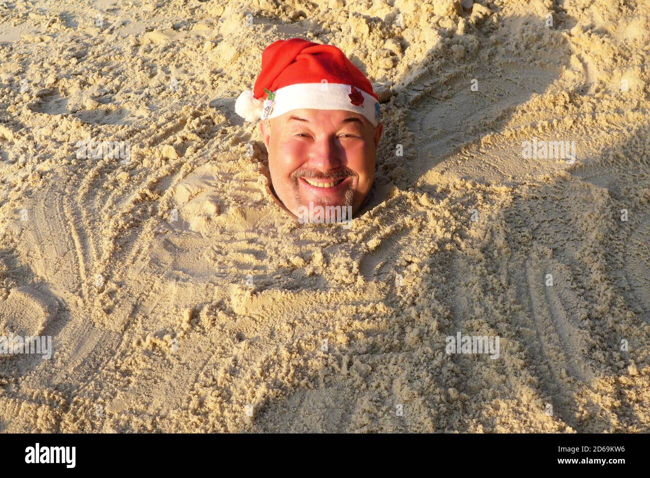 Sand smile hi-res stock photography and images - Alamy