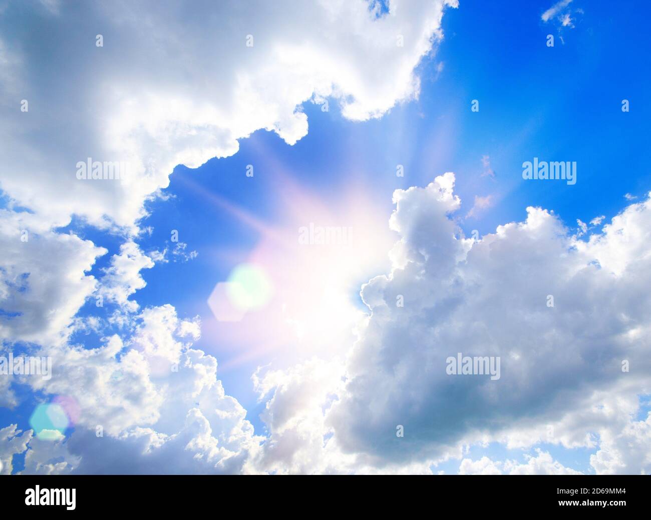 Sunny cloudy hi-res stock photography and images - Alamy