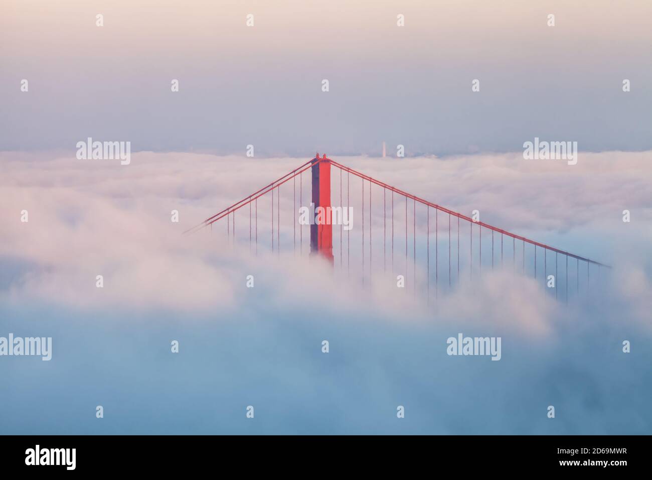 Minimal landscapes hi-res stock photography and images - Alamy