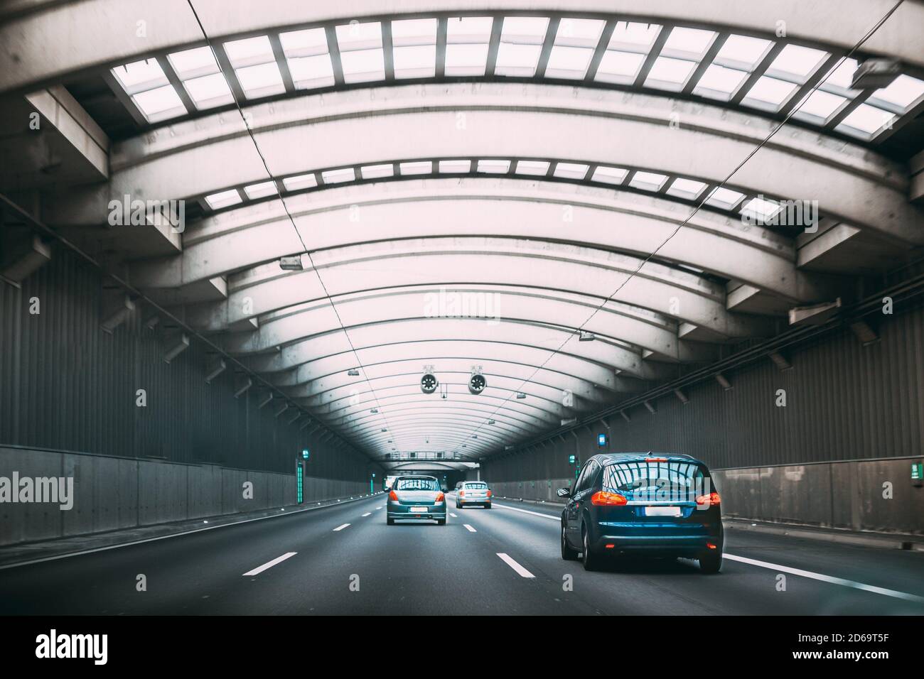 Highway with tunnel hi-res stock photography and images - Alamy