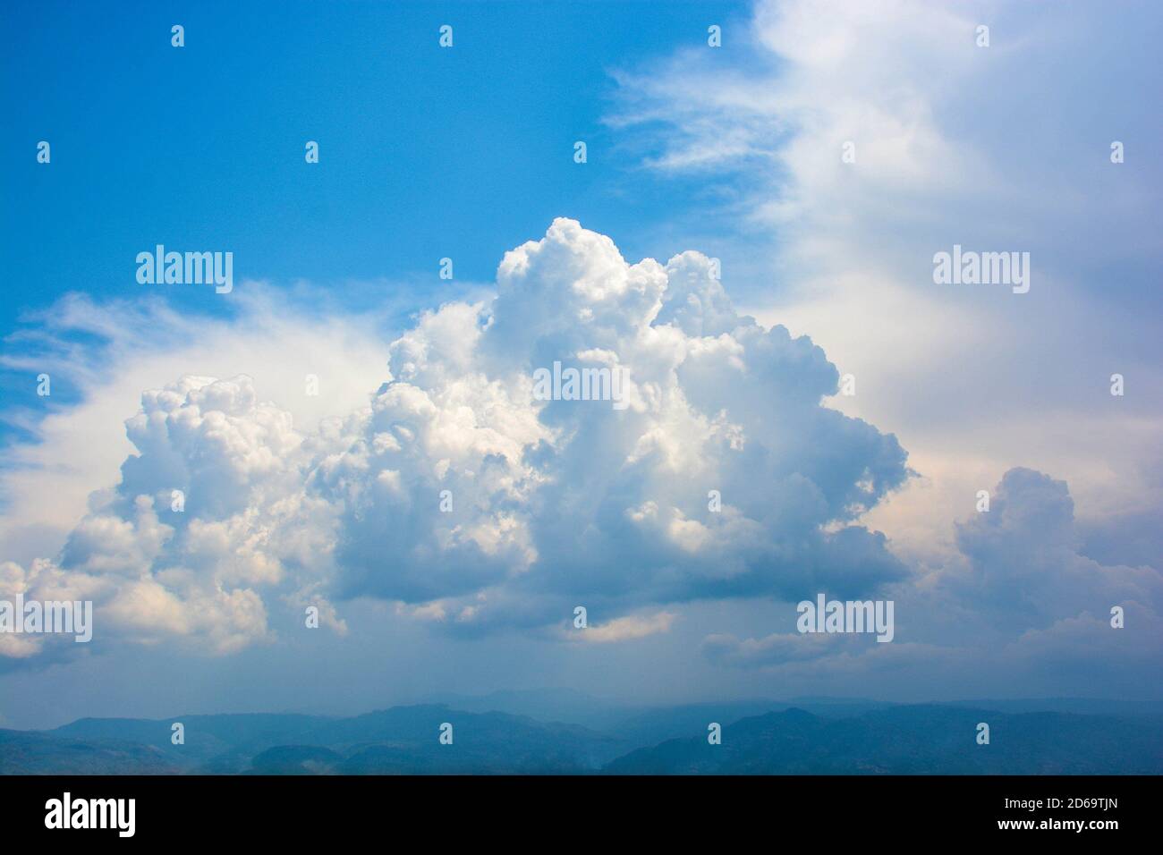 Bright light and heaven hi-res stock photography and images - Alamy