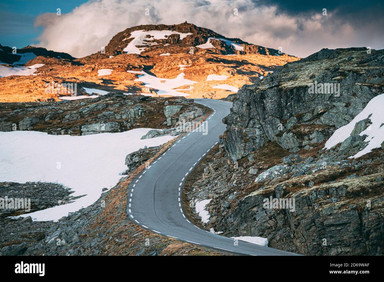 Roadside Path Pathway High Resolution Stock Photography and Images - Alamy