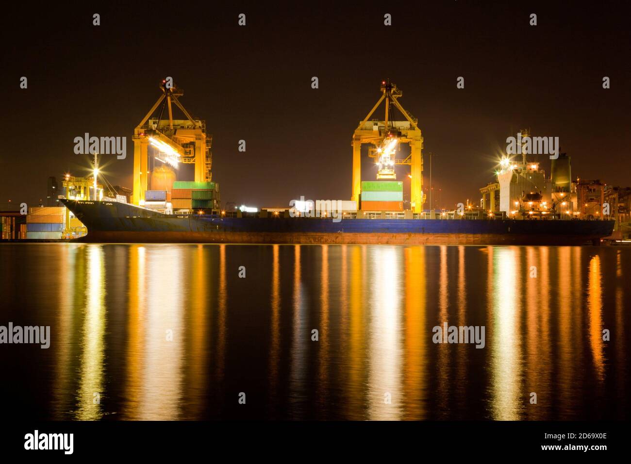 Gantry Crane High Resolution Stock Photography and Images - Alamy