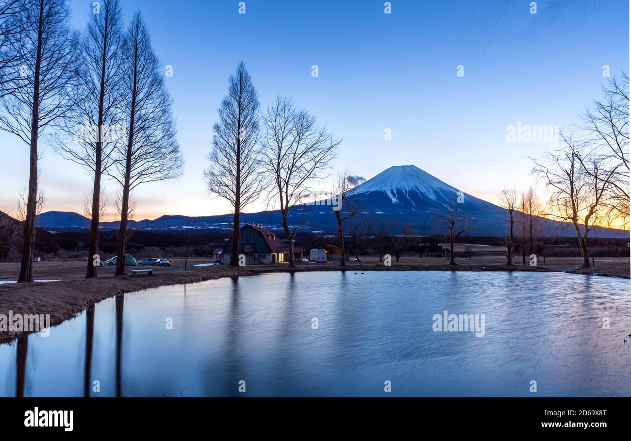 Fuji japan moon hi-res stock photography and images - Alamy