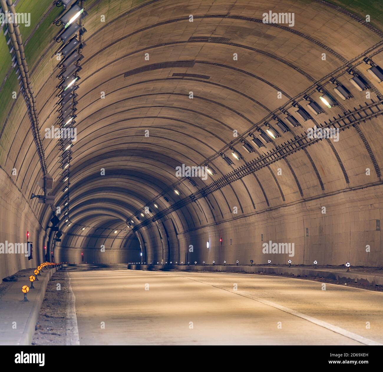 Two Way Tunnel Traffic High Resolution Stock Photography and Images - Alamy