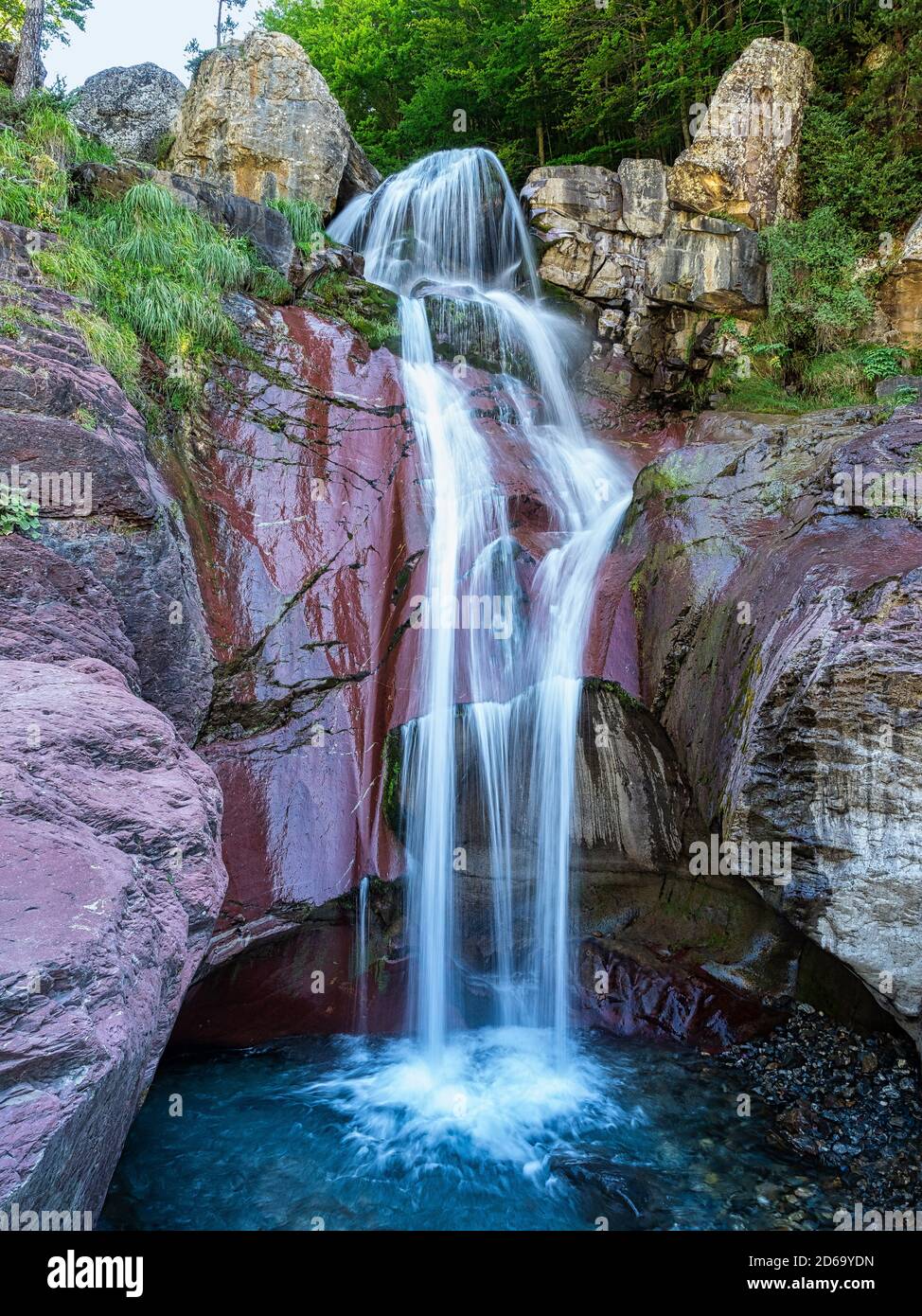 Larri waterfall hi-res stock photography and images - Alamy