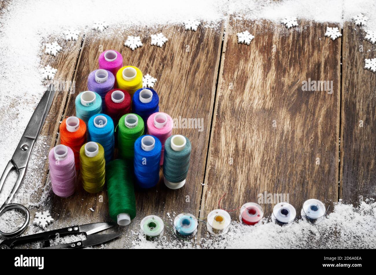 Needle and thread tree hi-res stock photography and images - Alamy