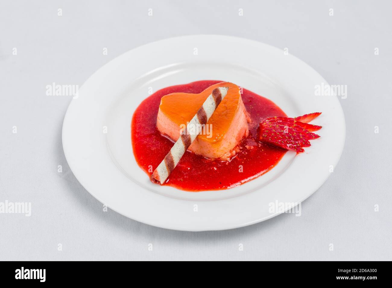 Sauce shaped hi-res stock photography and images - Alamy