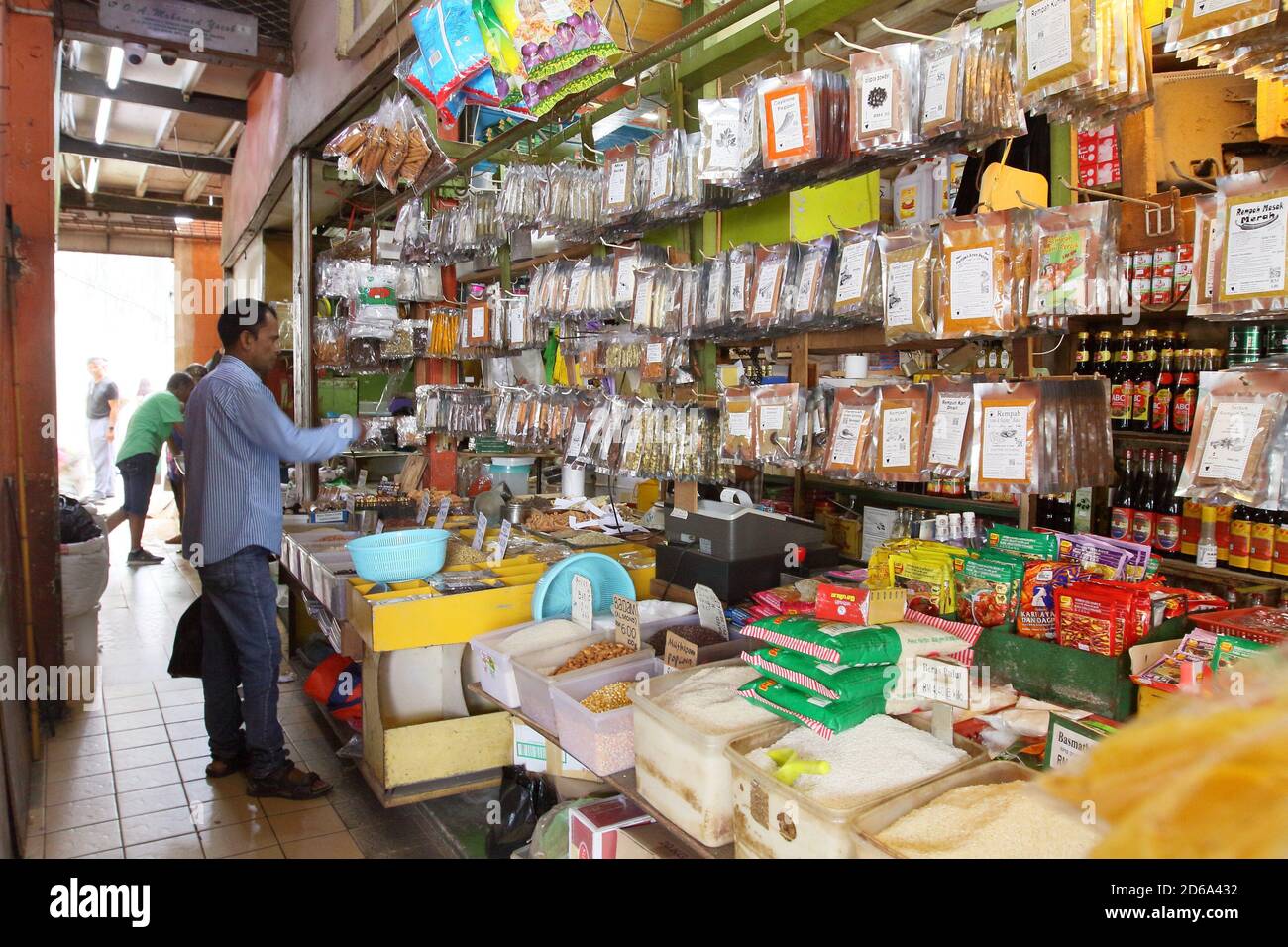 Traditional malay grocery store hi-res stock photography and images - Alamy