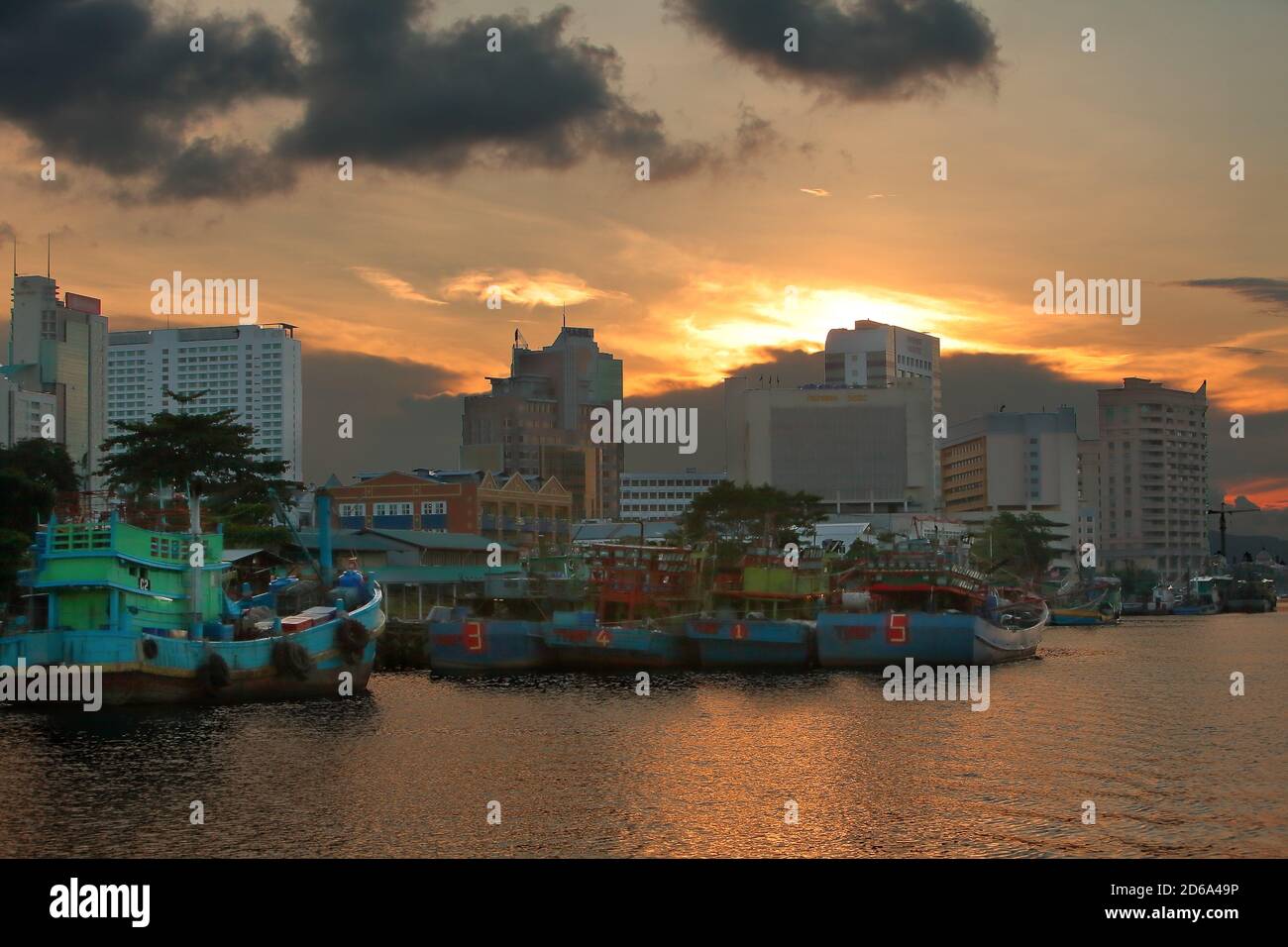 Borneo river night hi-res stock photography and images - Alamy