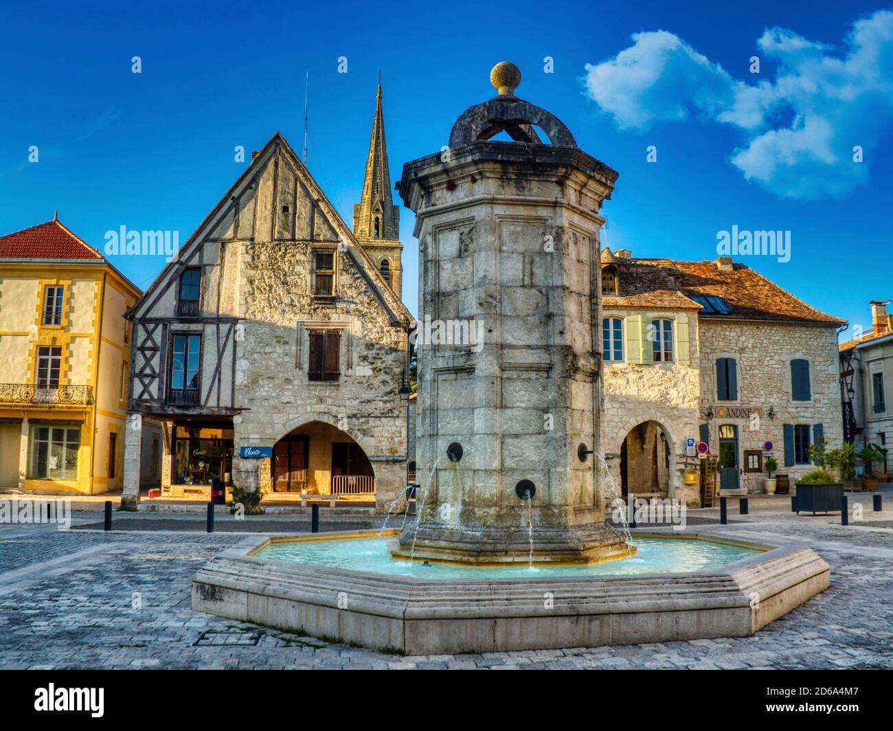Eymet village High Resolution Stock Photography and Images - Alamy