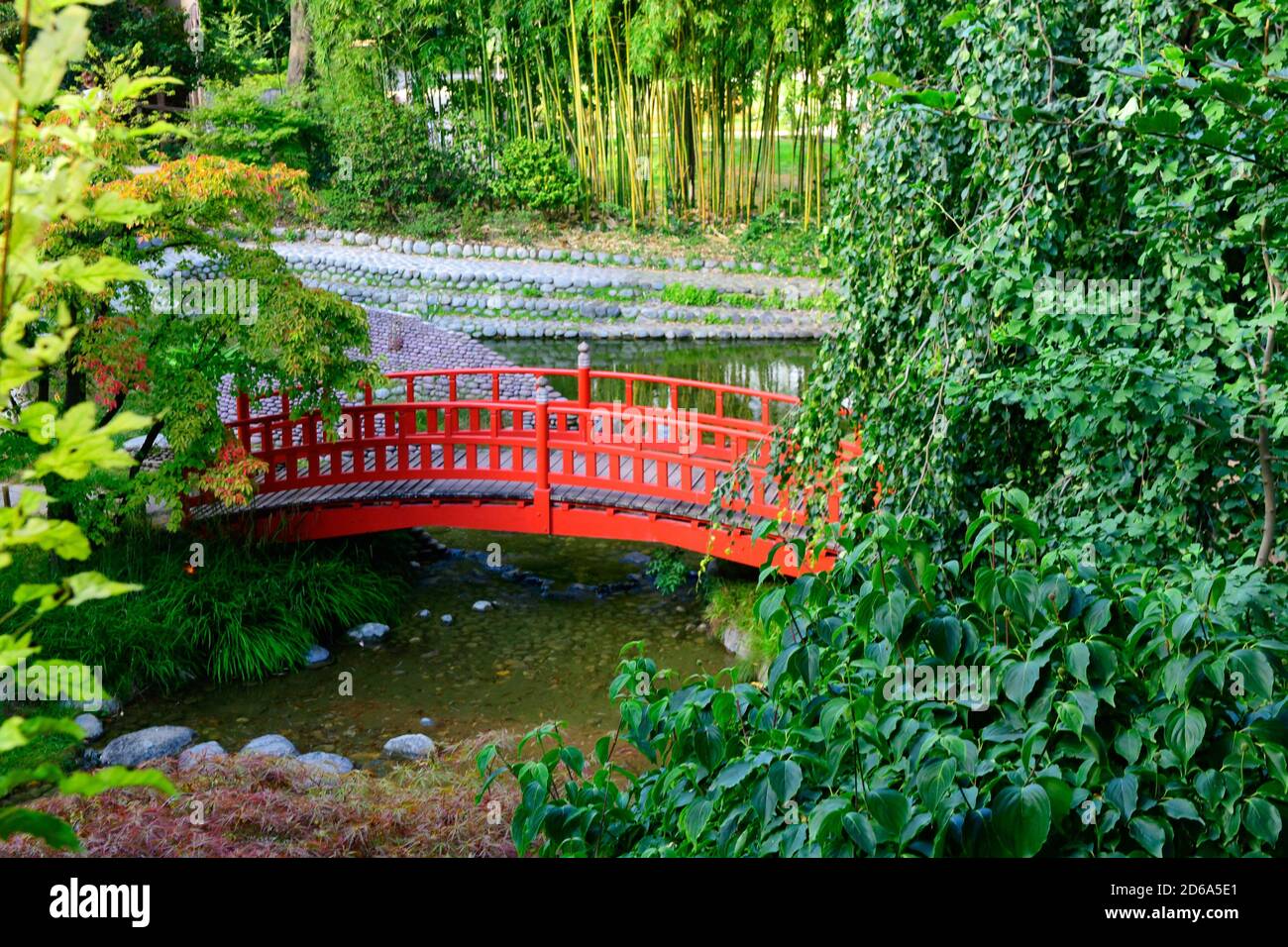 Japanese wooden bridge hi-res stock photography and images - Alamy