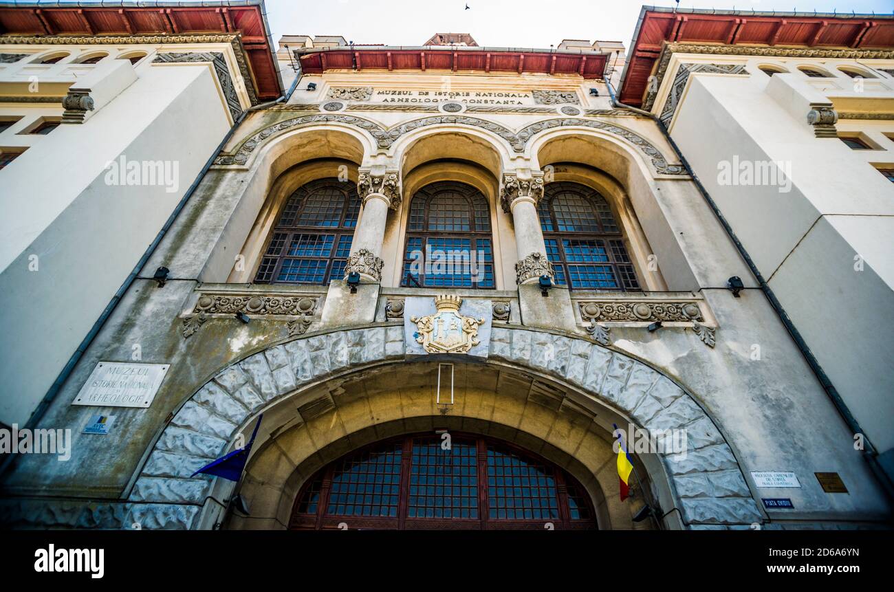 Ovid square hi-res stock photography and images - Alamy