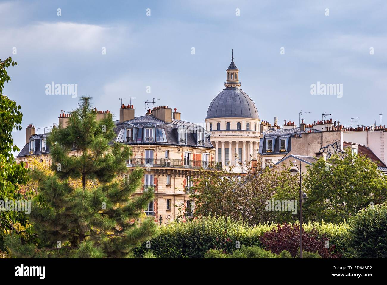 Buildings in paris france hi-res stock photography and images - Alamy