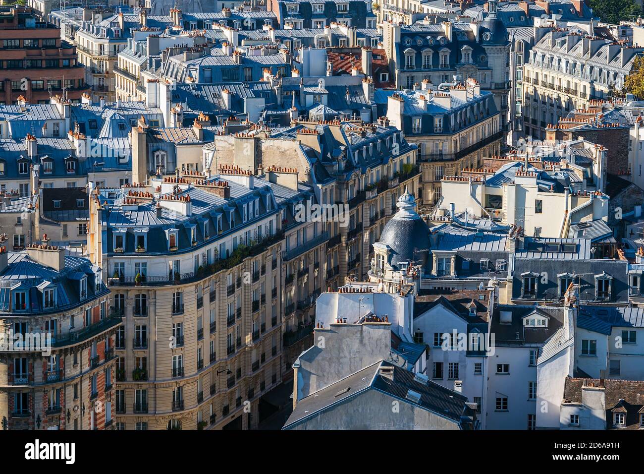 Buildings in paris france hi-res stock photography and images - Alamy