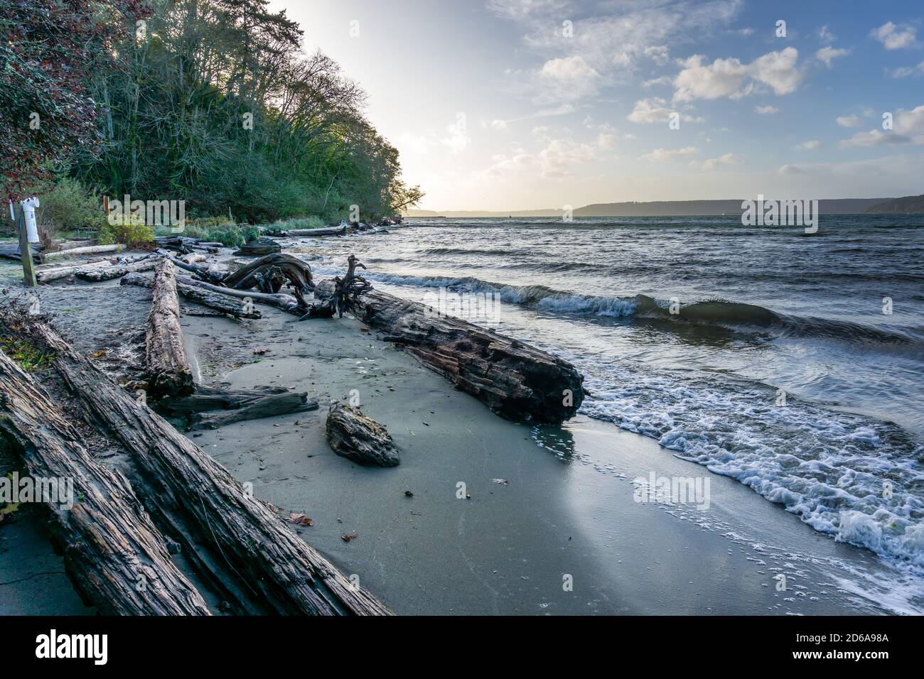 A veiw of the shoreline in Dash Point, Washington Stock Photo - Alamy