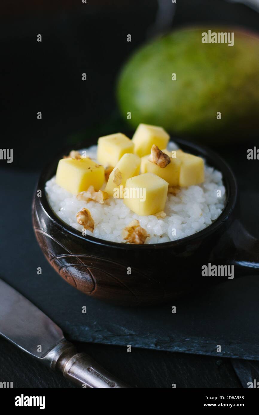 Mango with sticky rice - beautiful sweet dessert Stock Photo - Alamy