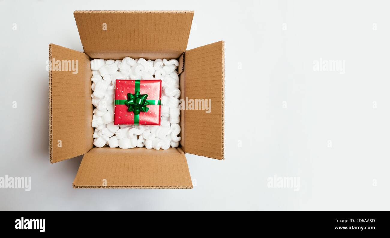 Green corrugated shipping container hi-res stock photography and images ...