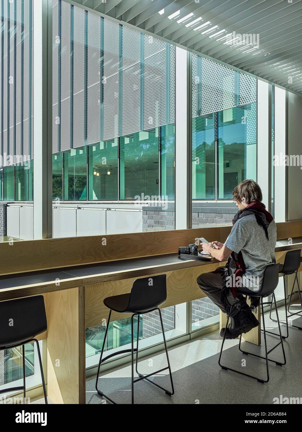 Interstitial breakout nook. University of Wollongong Western Building ...