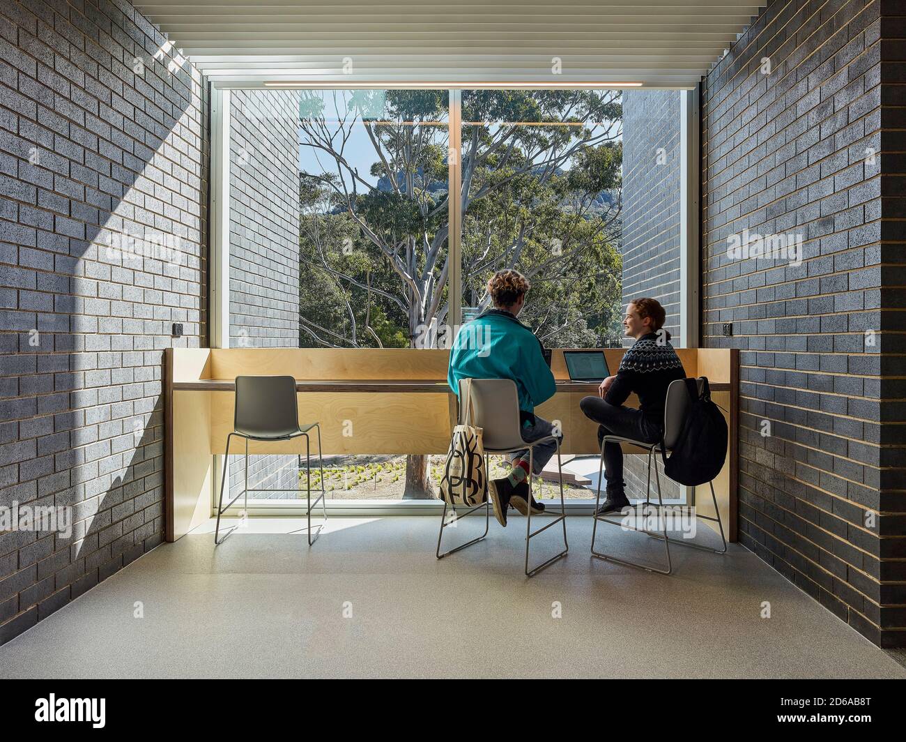 Interstitial breakout nook. University of Wollongong Western Building ...