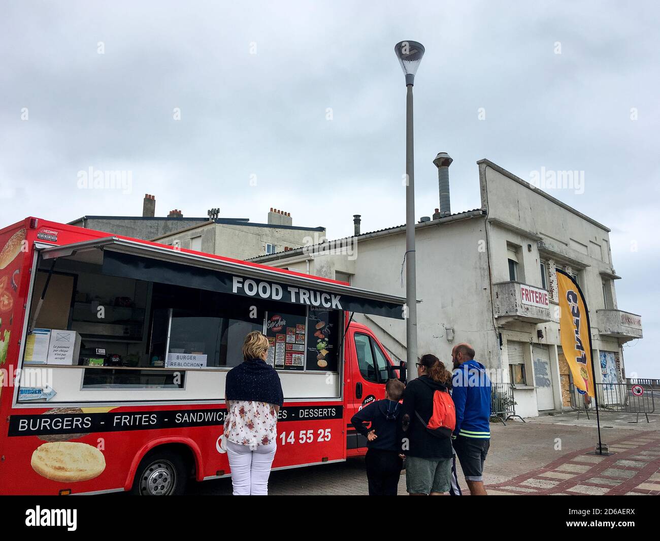 Food truck france hi-res stock photography and images - Alamy