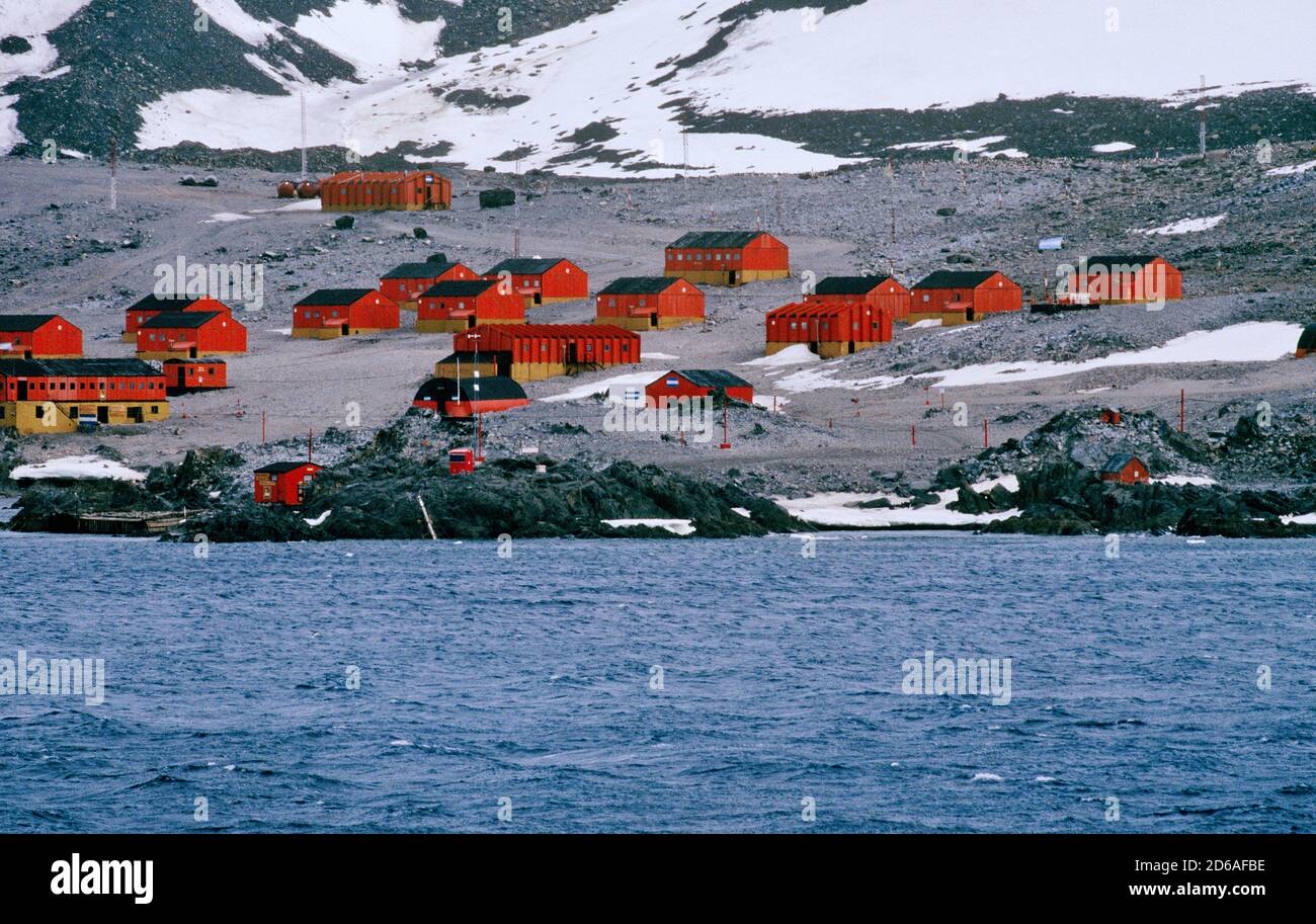 Red icey pole hi-res stock photography and images - Alamy