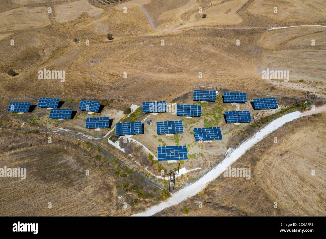 Solar energy farm hi-res stock photography and images - Alamy