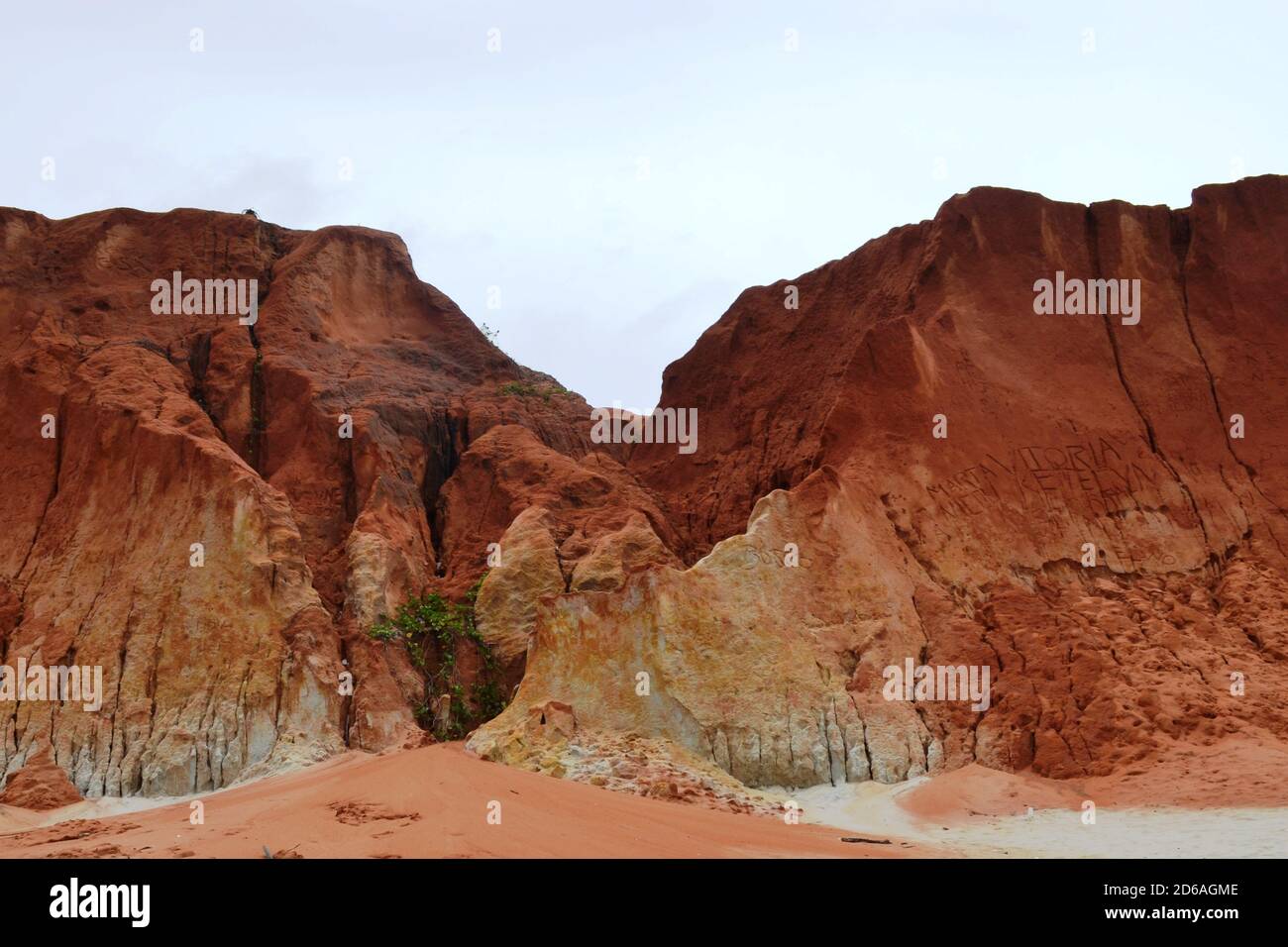 Brazil cliff beach hi-res stock photography and images - Alamy