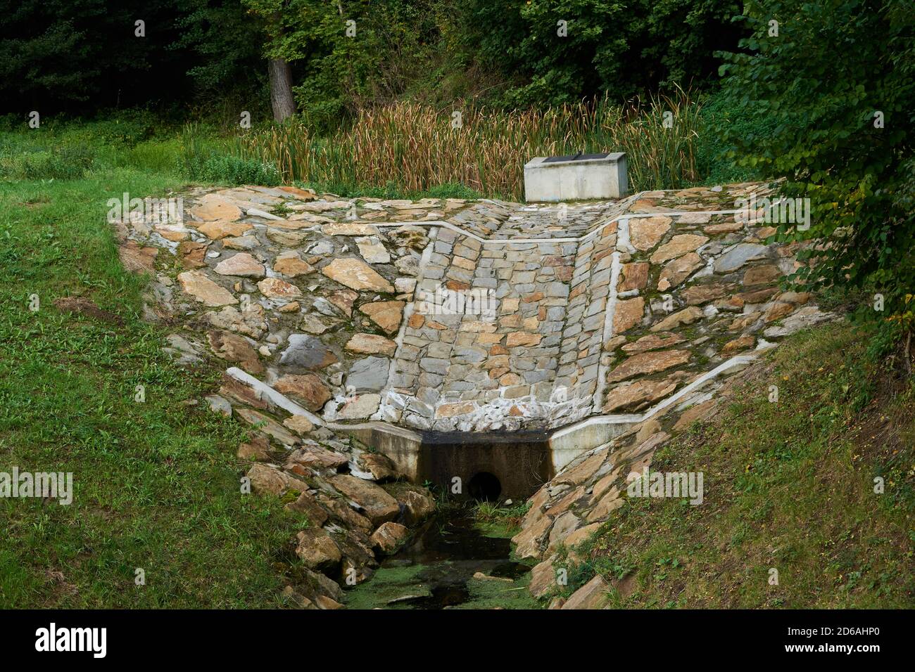 Dam stones hi-res stock photography and images - Alamy