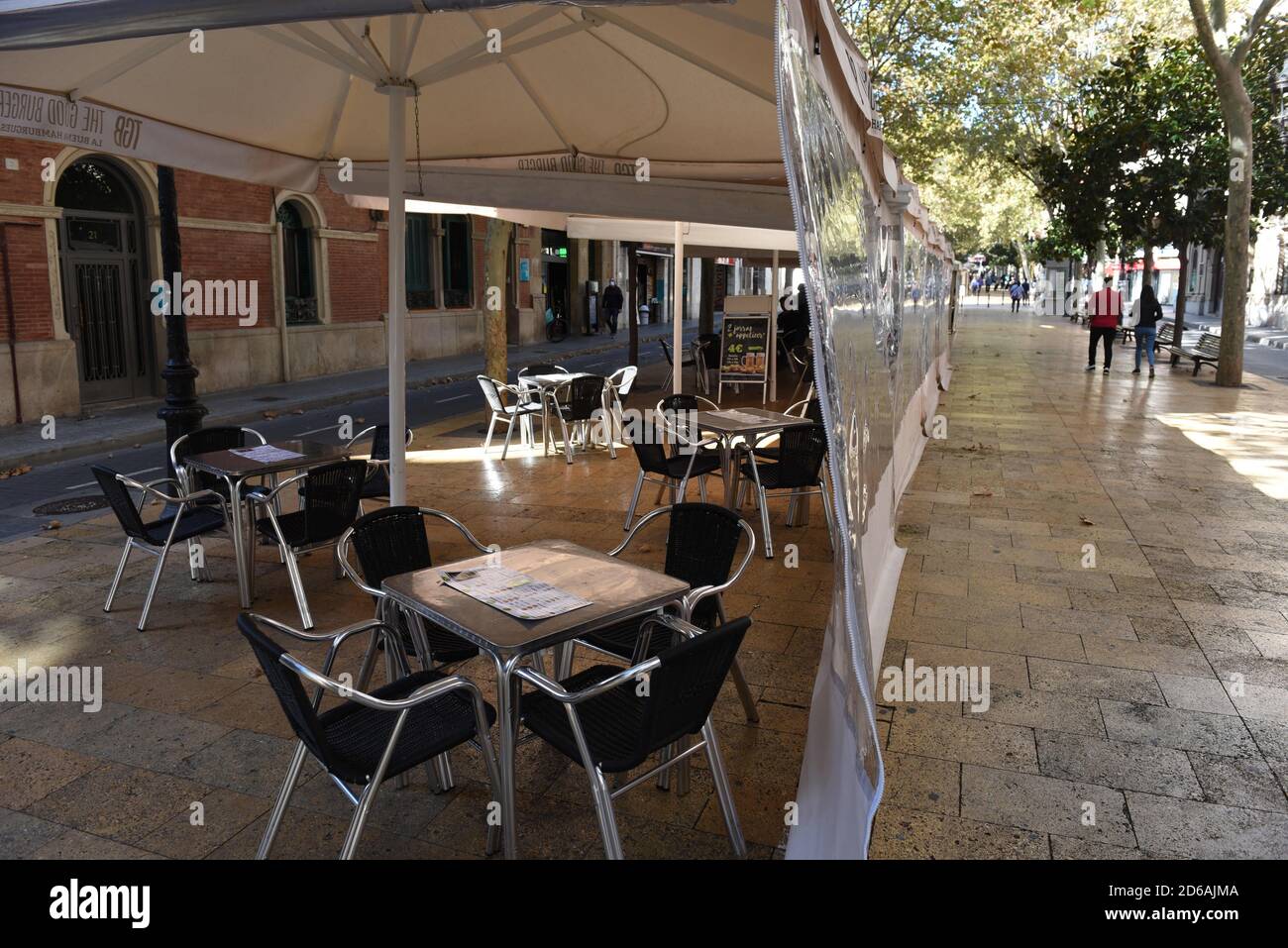 Hospitalet, Spain. 15th Oct, 2020. A bar restaurant seen with empty ...