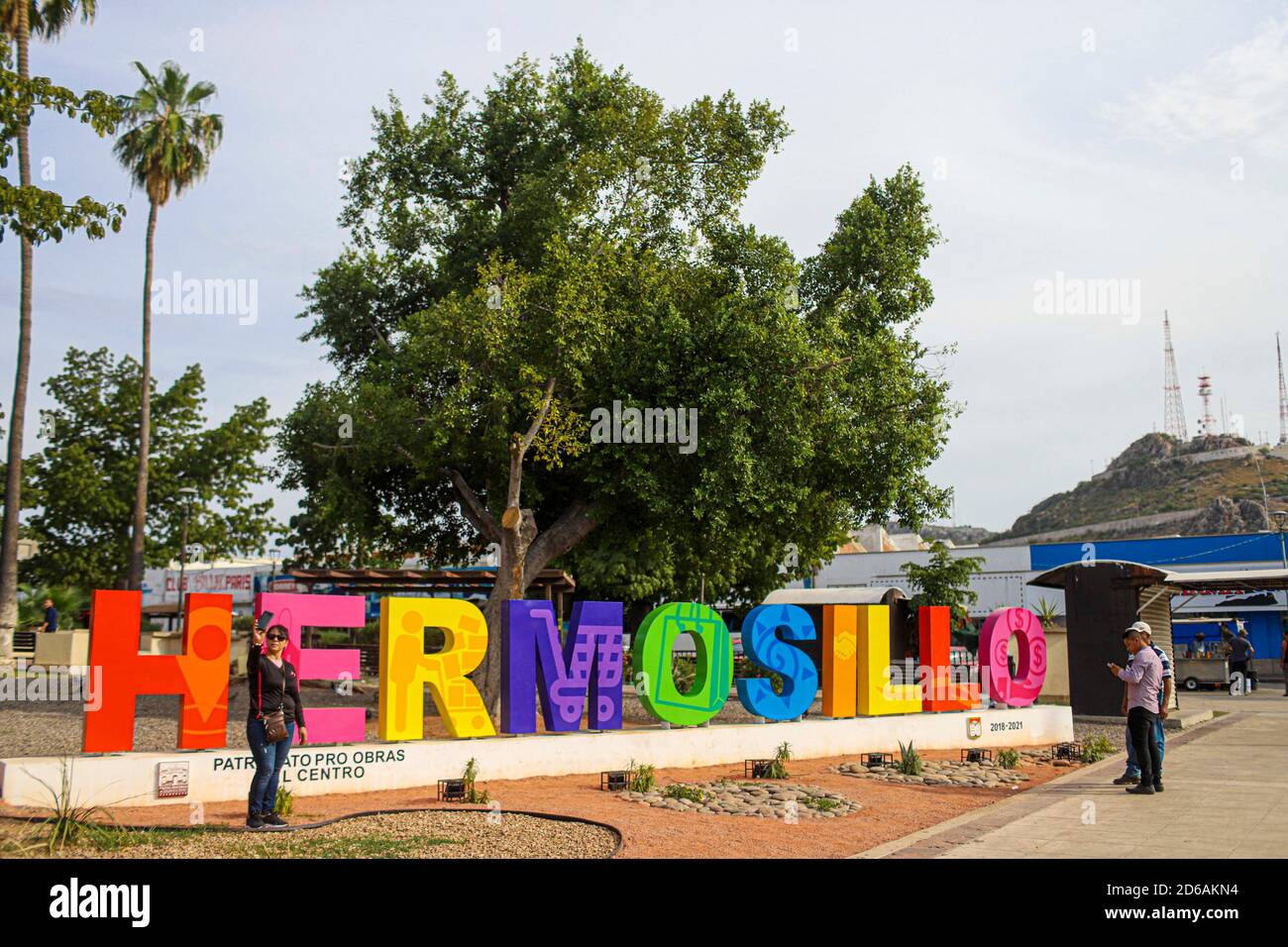 Letras de colores hi-res stock photography and images - Alamy