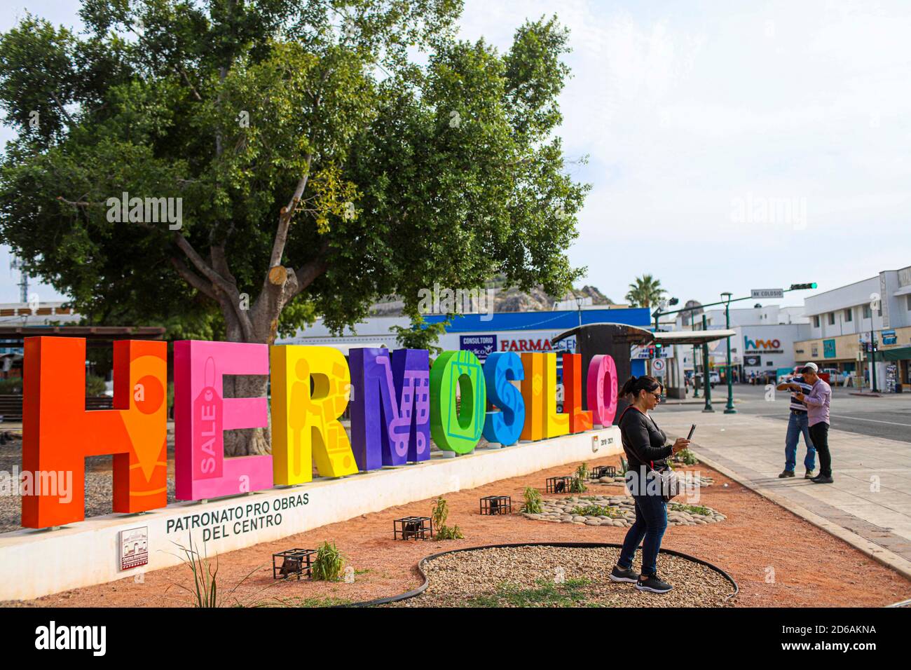 Letras de colores hi-res stock photography and images - Alamy