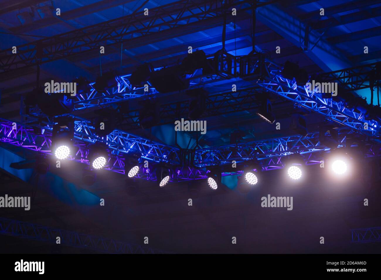 A bright light in front of a stage Stock Photo - Alamy