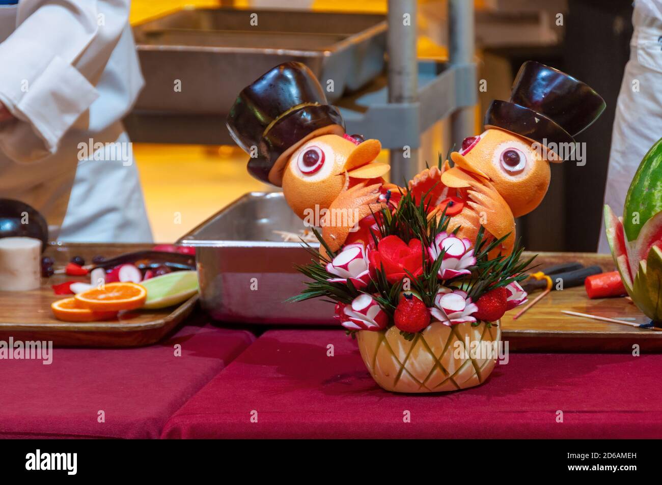 Carving food hi-res stock photography and images - Alamy