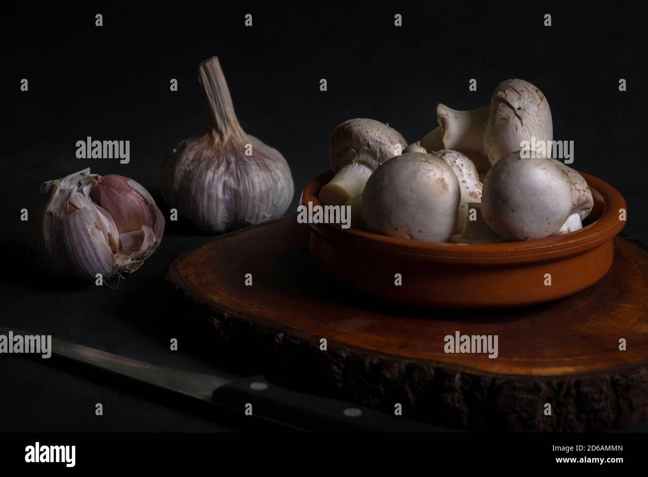 Garlic still life hi-res stock photography and images - Alamy