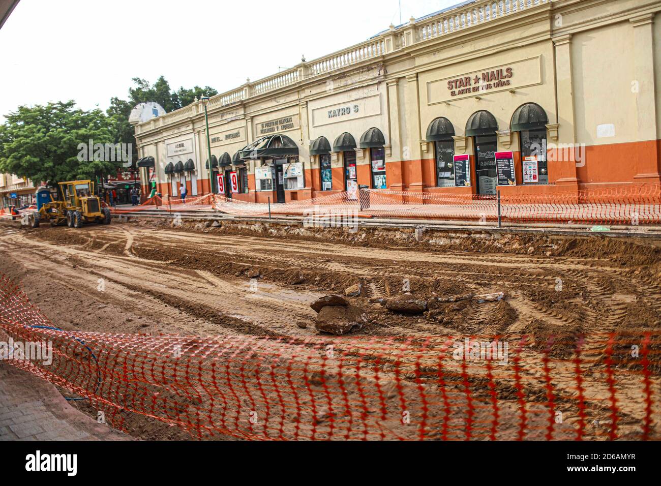 Reparación de calle hi-res stock photography and images - Alamy