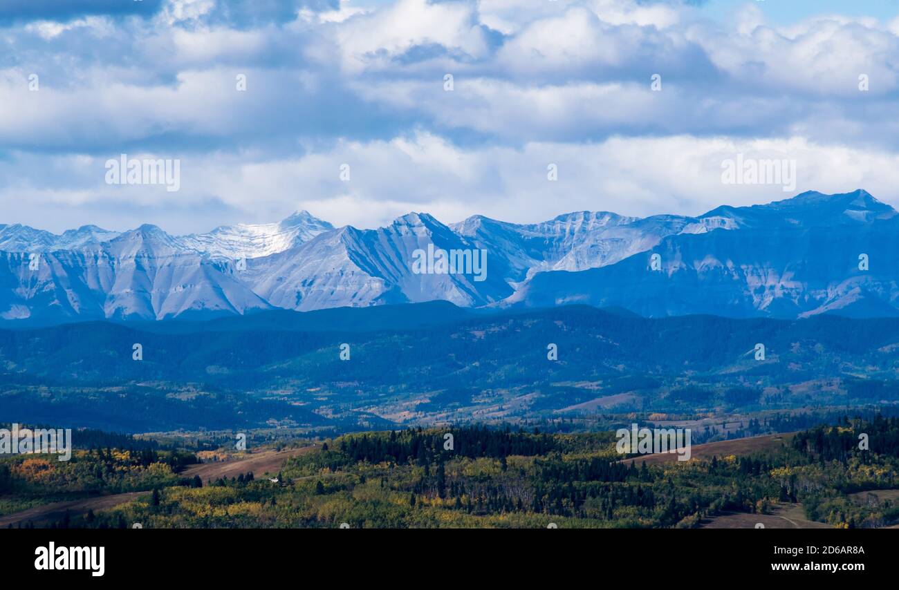 Alberta foothills hi-res stock photography and images - Alamy