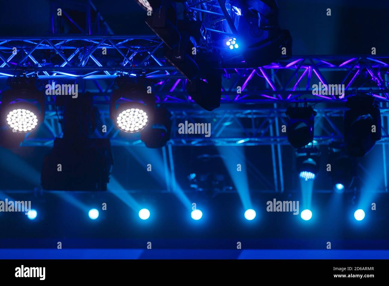 A bright light in front of a stage Stock Photo - Alamy