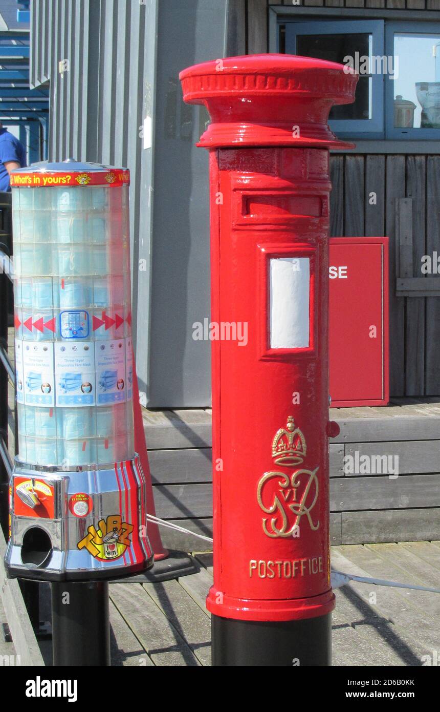 Royal Mail Post Box on the end of Southend Pier Stock Photo - Alamy