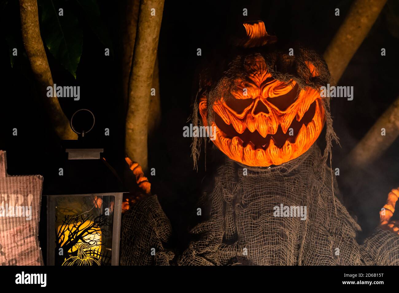 Haunted Halloween theme, Animated spooky pumpkin with smoke lights and ...
