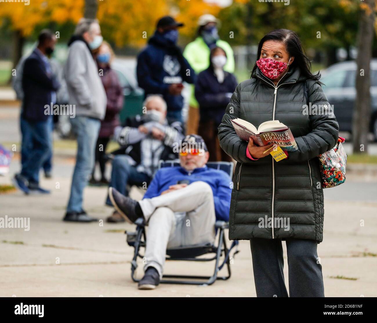 Voting line 2020 hi-res stock photography and images - Alamy