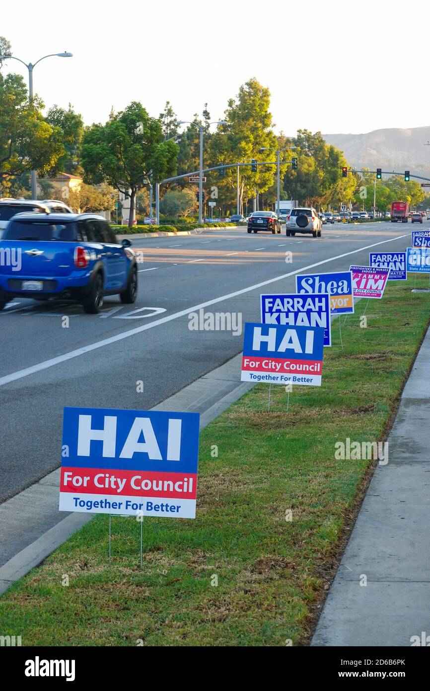 Lawn signs hi-res stock photography and images - Alamy