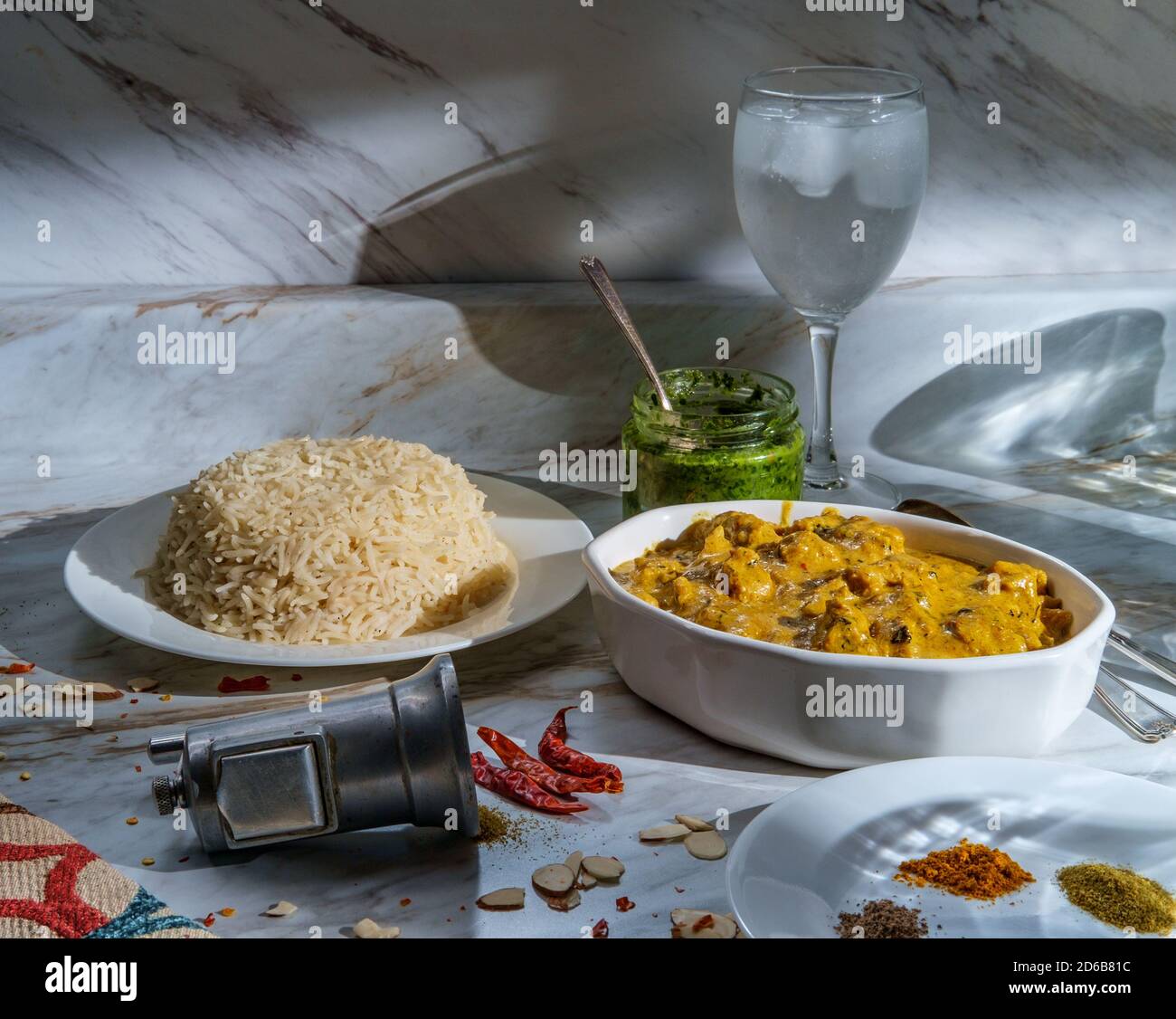 Indian creamy hyderabadi chicken curry hi-res stock photography and ...