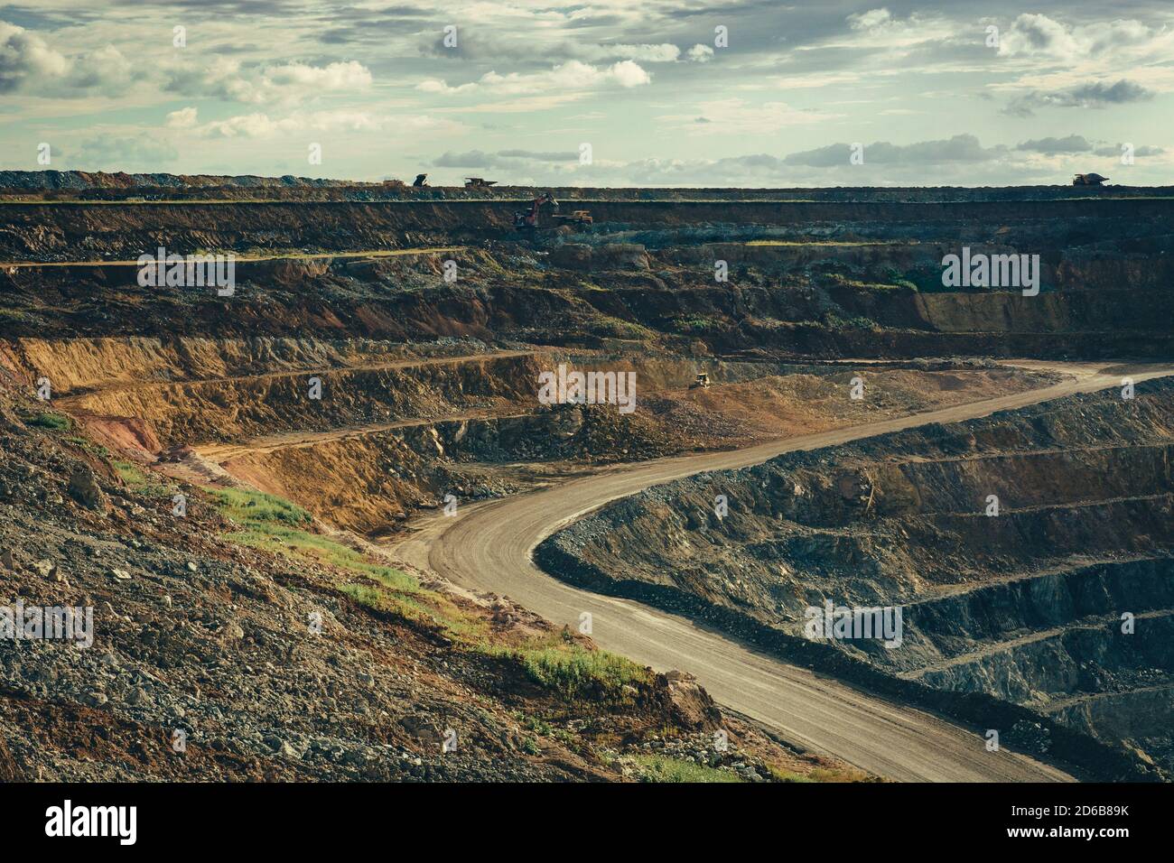 Extraction of raw materials hi-res stock photography and images - Alamy