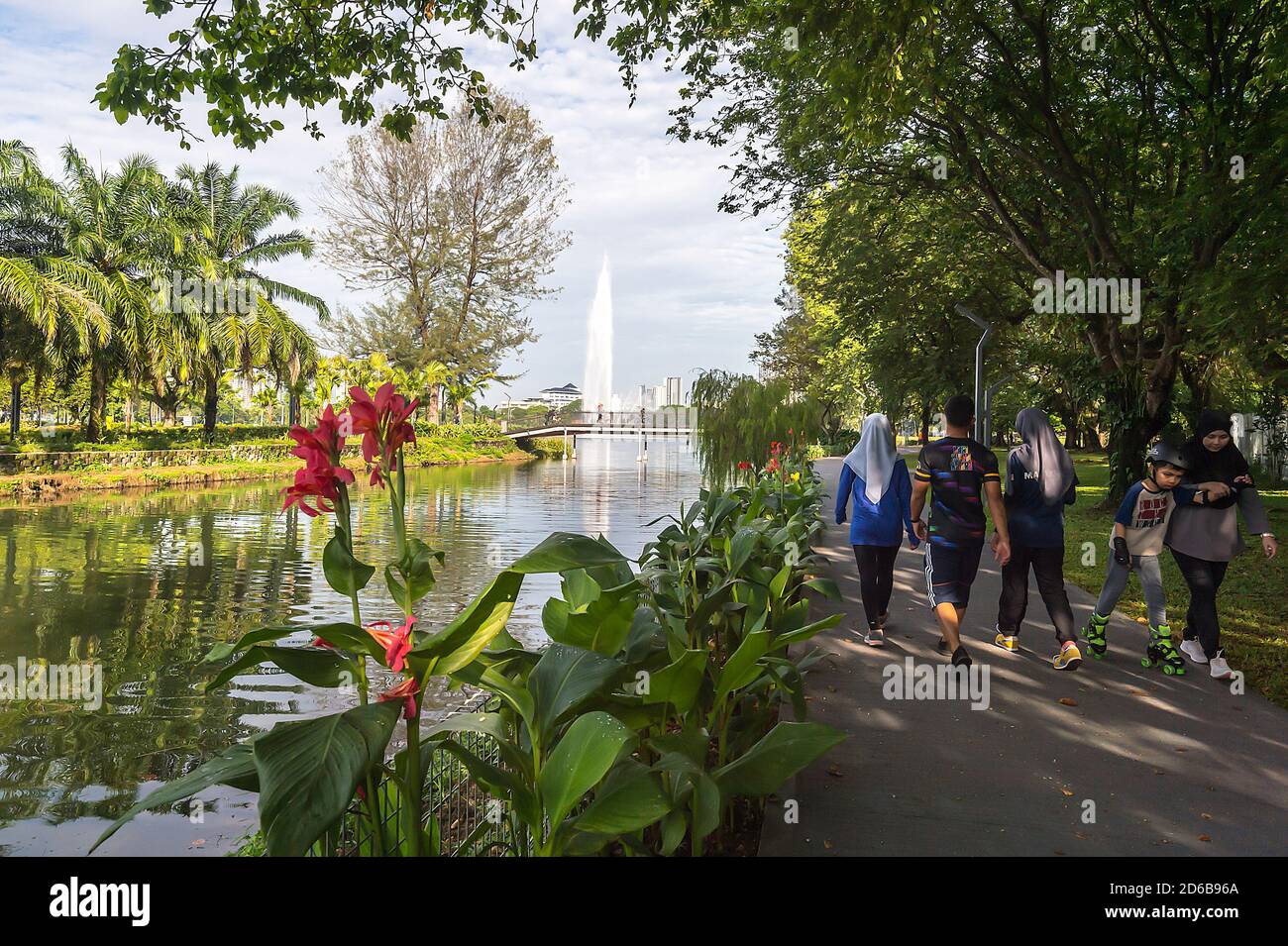 Titiwangsa Lake Recreational Park located at centre of Kuala Lumpur's ...