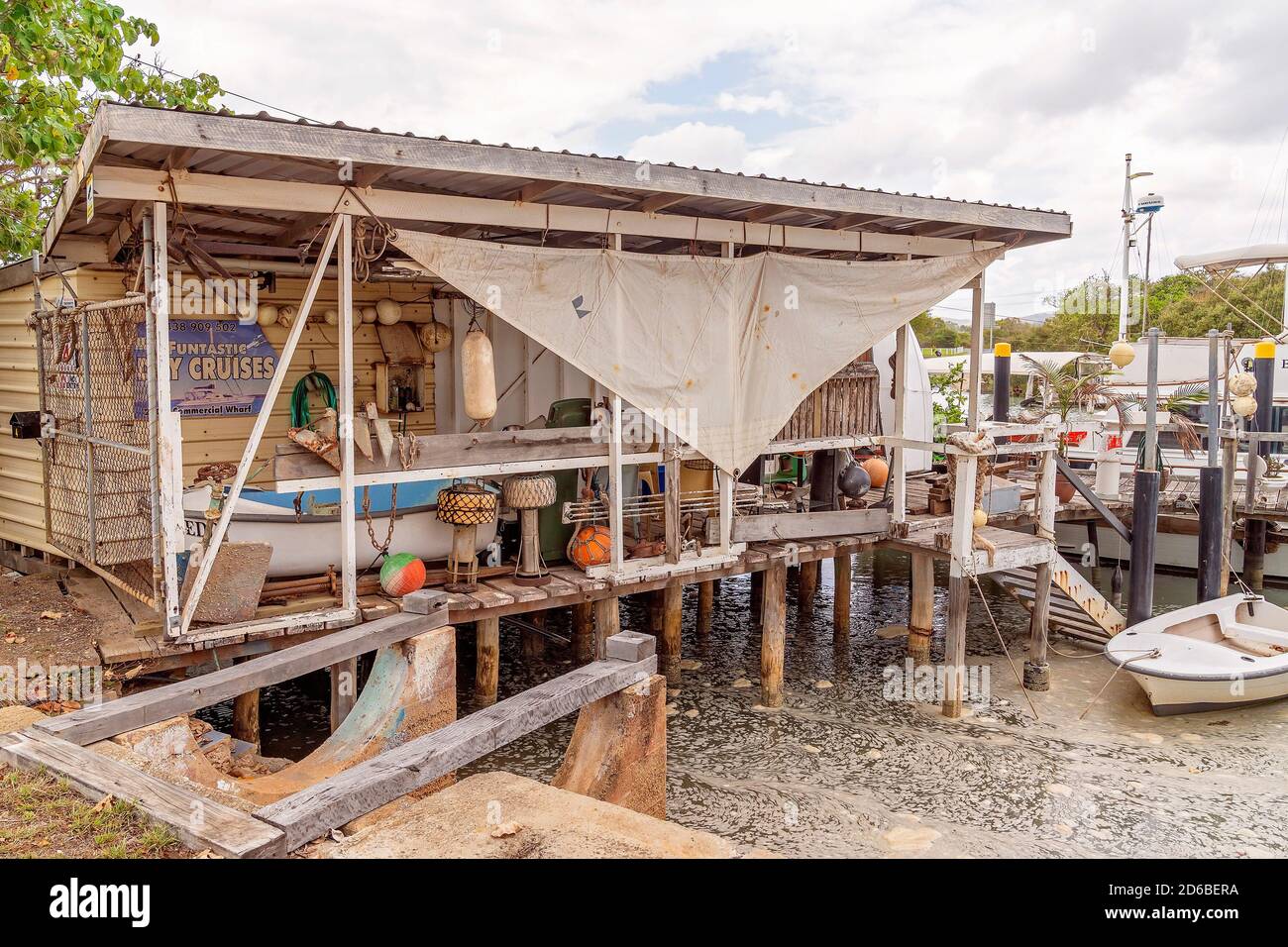 Rotting old rowboat hi-res stock photography and images - Alamy