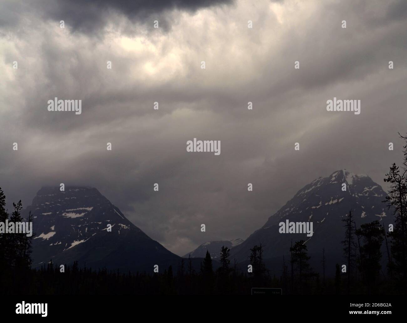 Eerie scenery hi-res stock photography and images - Alamy
